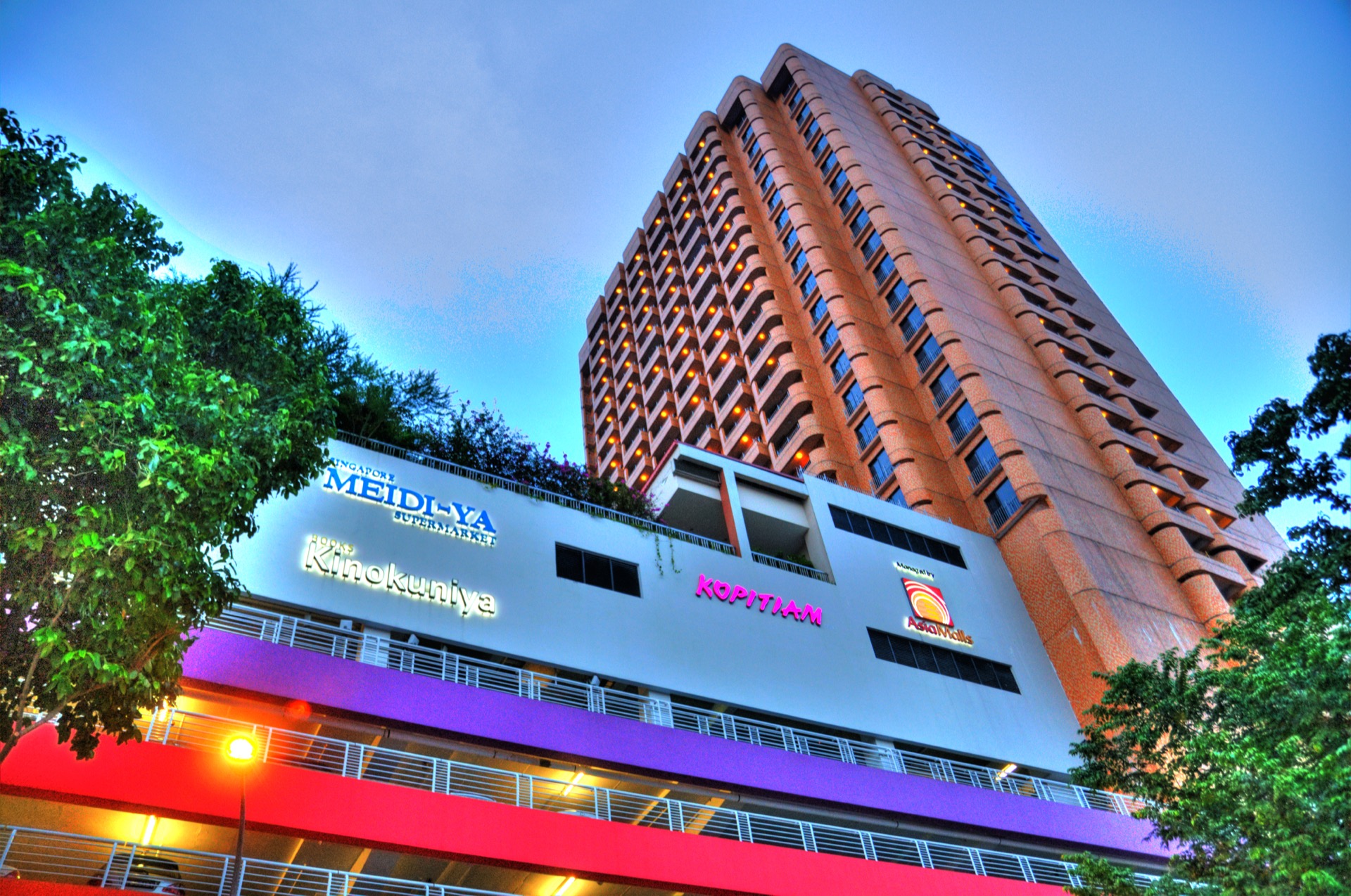 リャン・コート ショッピングセンターでのお土産情報、料金、アクセス・行き方、営業時間 - HowTravel