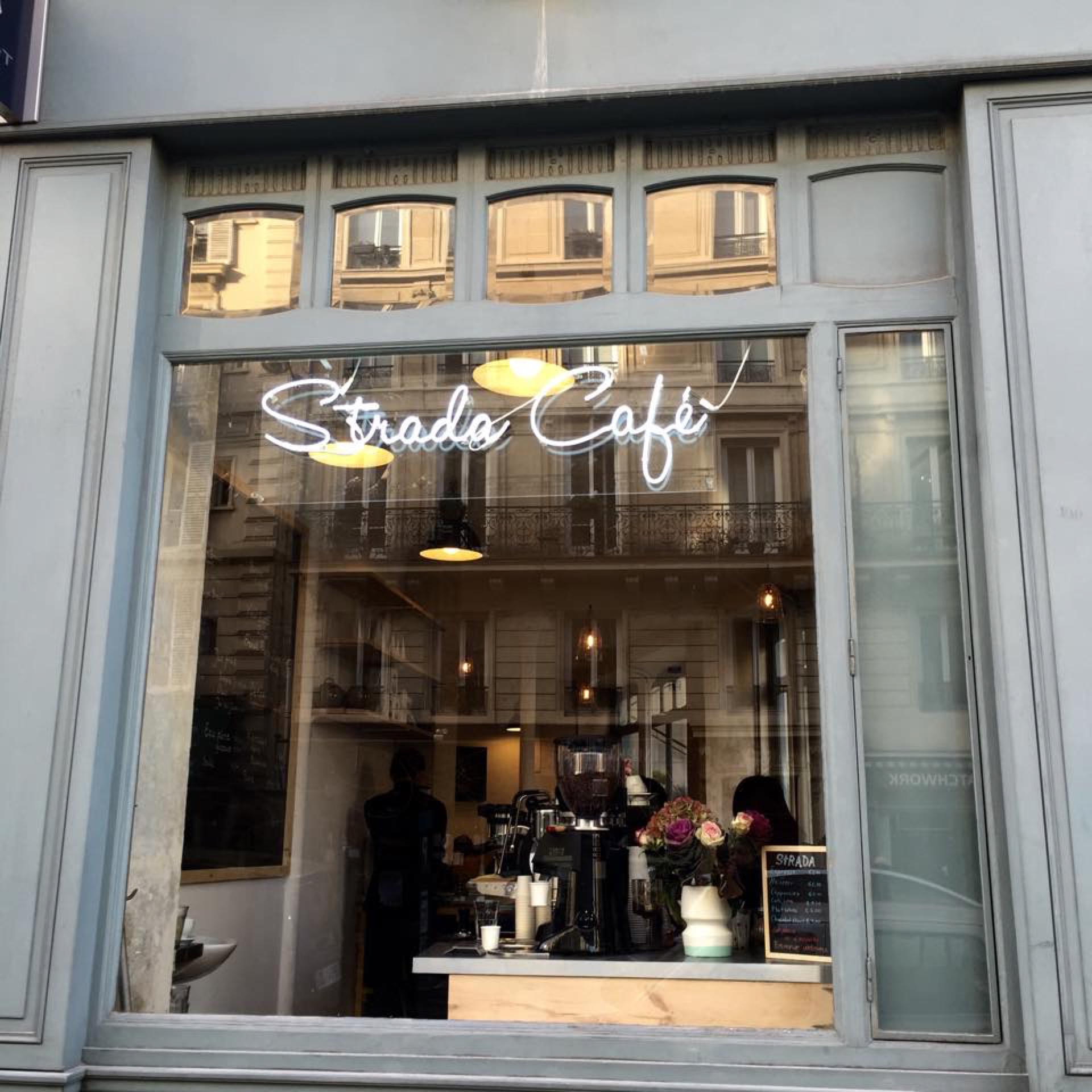 ストラダカフェのおすすめ料理、料金、アクセス・行き方、営業時間、予約 - HowTravel